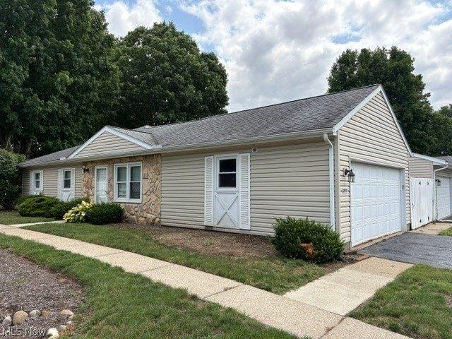 3959 Townhouse Ln, Uniontown, OH 44685