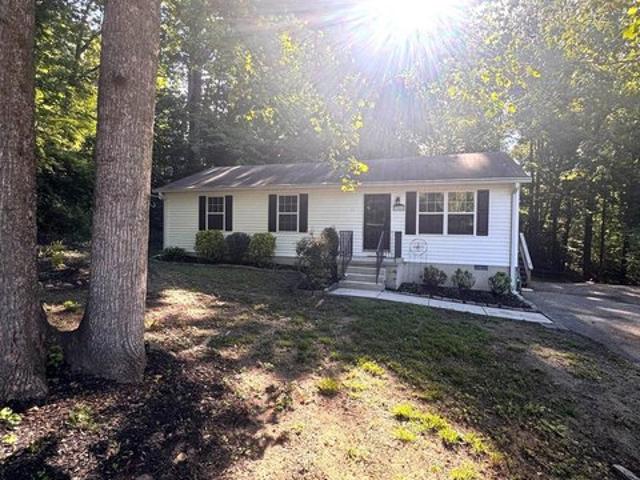 39500 Thomas Dr, Mechanicsville, MD 20659