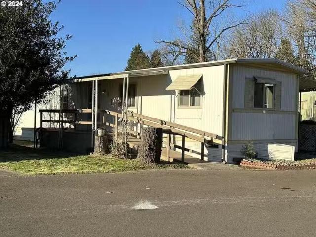3950 COBURG RD SPC 86, EUGENE, OR 97408 Single Family Residenc.