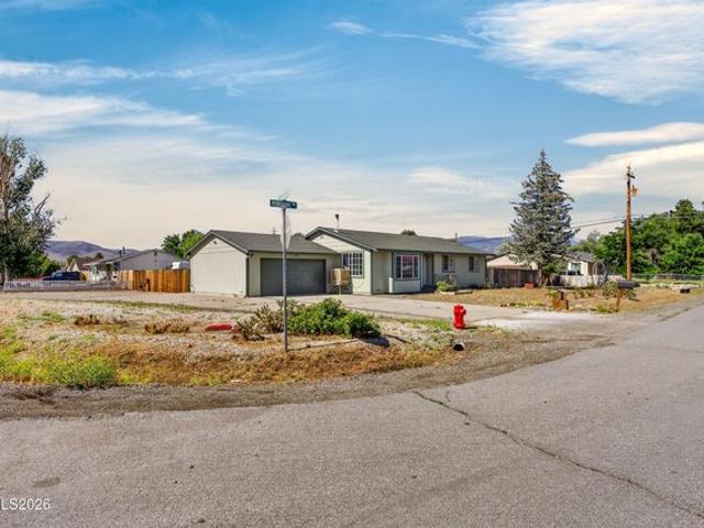 3950 Peregrine Cir, Reno, NV 89508