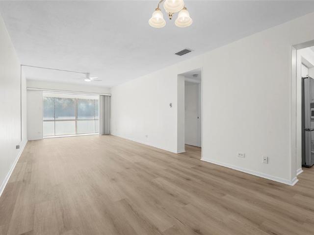 3950 Roxane Blvd, Unit 2B, Sarasota, FL 34235 | MLS #A4683 | Compass
