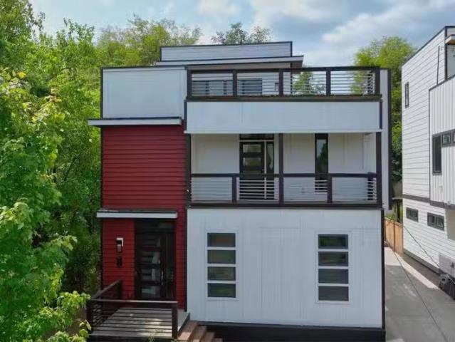 $3950, 3bed/3bath, loft and huge rooftop deck, 2948 sf house i.