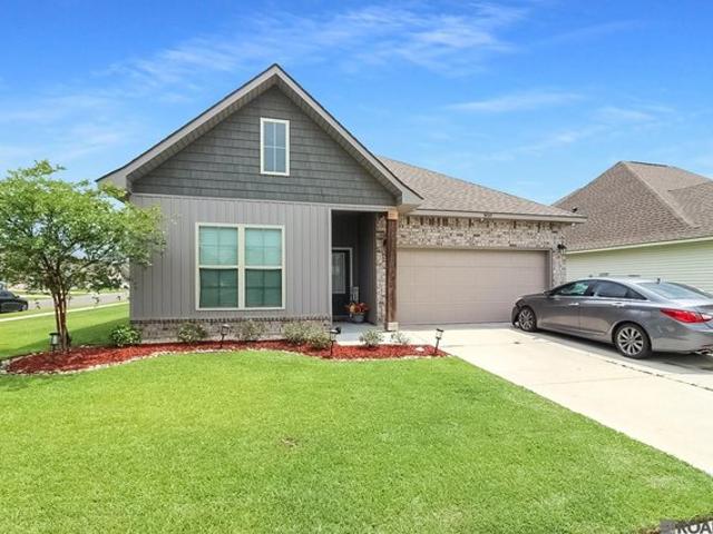 39519 Park Fair Dr, Gonzales, LA 70737
