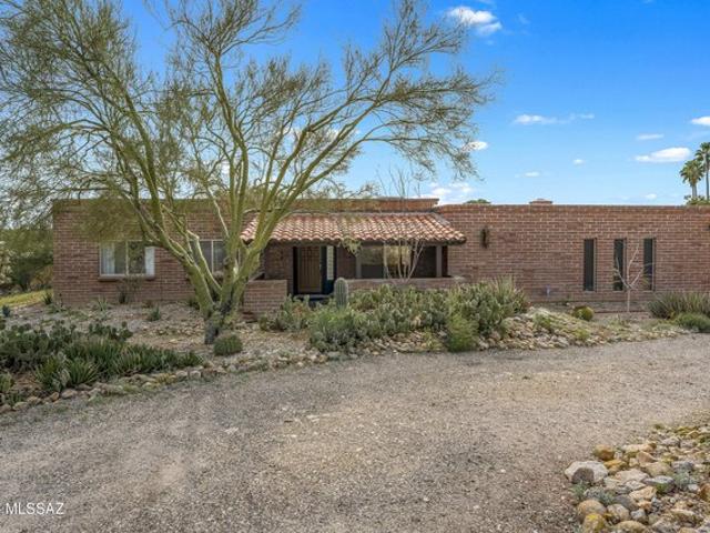 3951 N Four Winds Dr, Tucson, AZ 85750