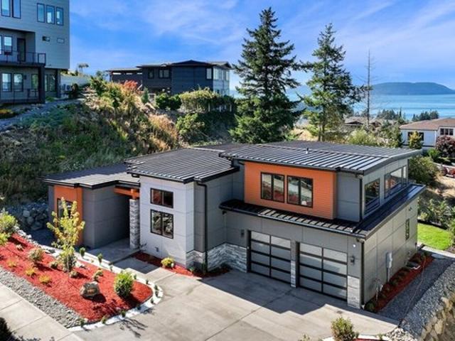 3951 Rock Ridge Pkwy, Anacortes, WA 98221
