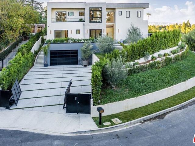 3951 Royal Oak Place