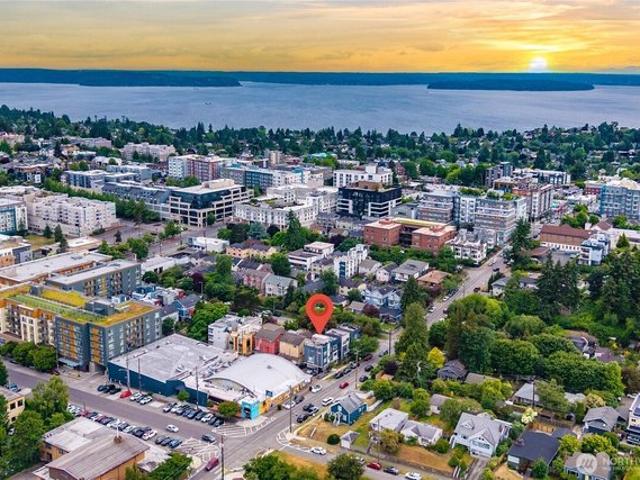 3951 SW Oregon St, Seattle, WA 98116