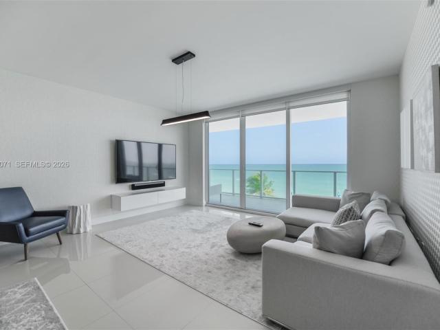 3951 S Ocean Dr, Hollywood, FL