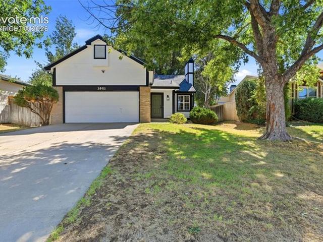 3951 Shining Star Dr, Colorado Springs, CO 80925