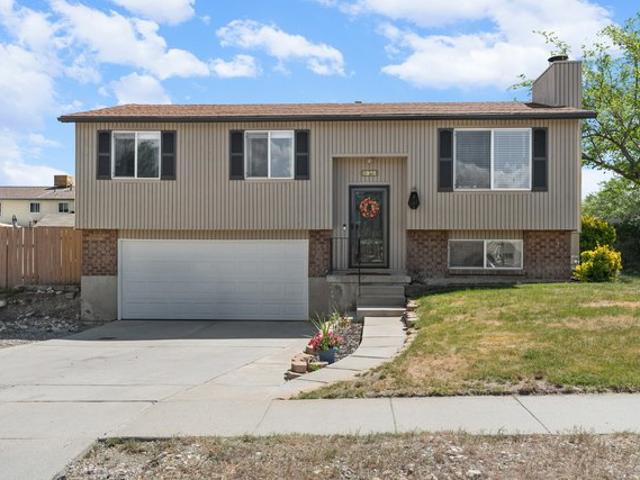 3951 W Brixton Rd S, Taylorsville, UT 84129