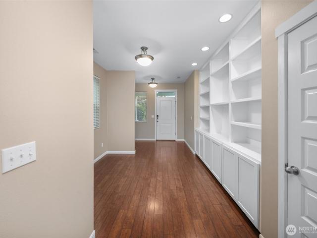 3952 Campus Willows Loop NE