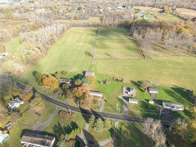3952 Dewey Rd, Manchester, NY 14548