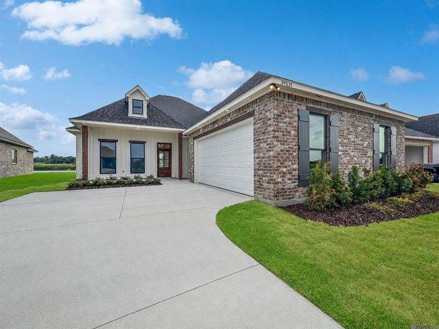 39531 Hernando De Soto Dr, Darrow, LA 70725