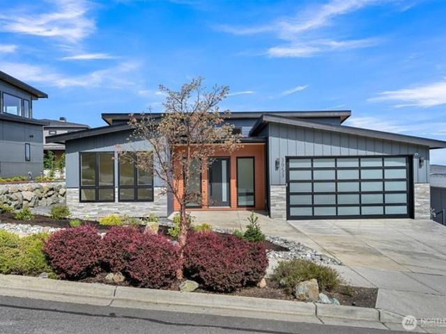 3953 Rock Ridge Pkwy, Anacortes, WA 98221