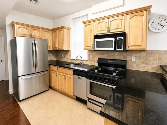 395 2nd St Unit 302, Jersey City, NJ 07302