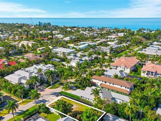 395 7th Ave S, Naples, US, FL