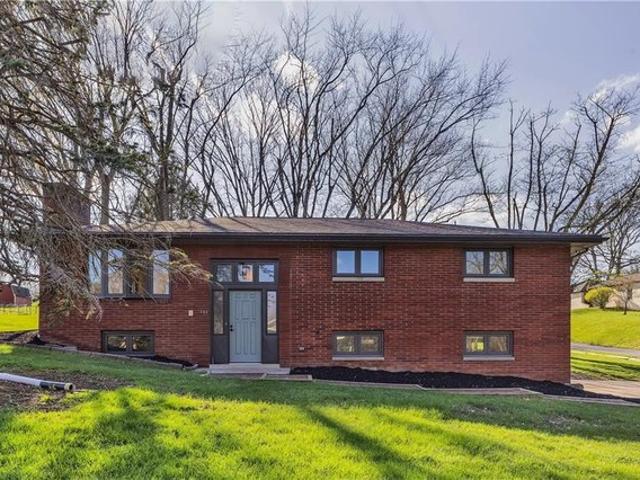 395 Crescent Dr, Washington, PA 15301