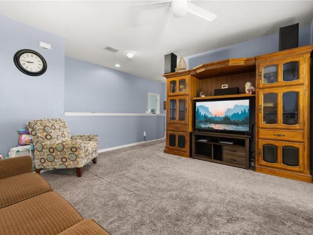 395 Blue Cypress Dr, Groveland, FL 34736 | MLS #S5144