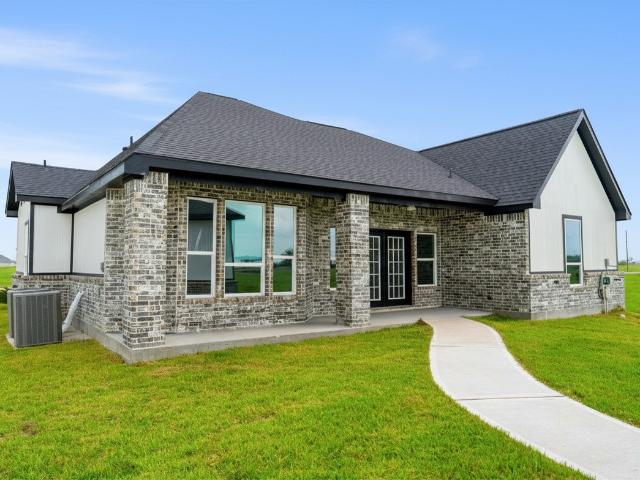 395 Brahman Trail, Angleton, TX 77515 | MLS #66265