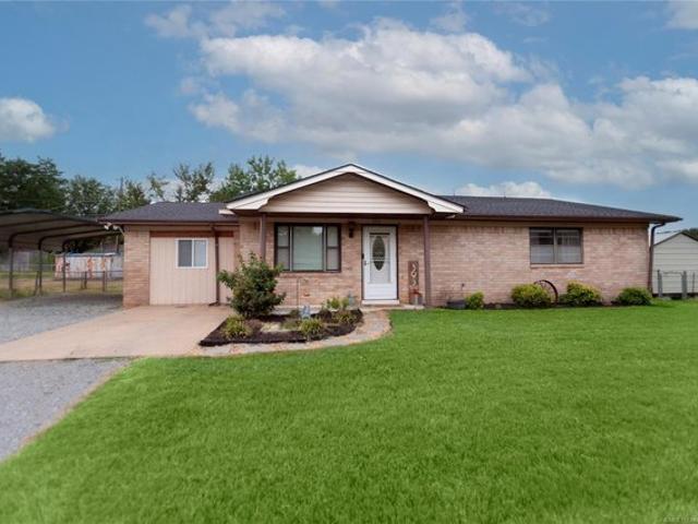 395 Buchanan Ave, Krebs, OK 74554