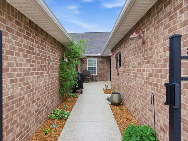 395 Devon Chase Hl # 4303
