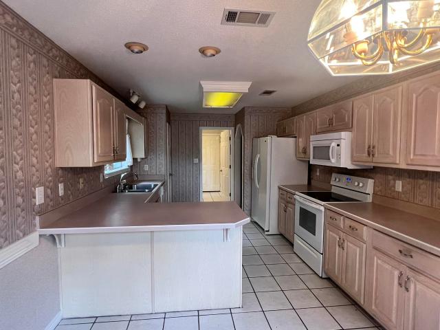 395 Holley Cir, DeFuniak Springs, FL 32433 | MLS #1001