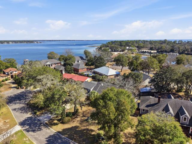 395 Jasmine Ave, Valparaiso, FL 32580 | Compass