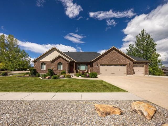 395 N 575 E, Hyde Park, UT 84318