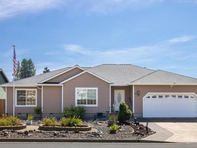 395 N Summerwood St, Roseburg, OR 97471