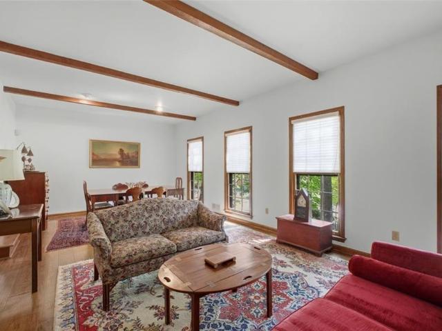 395 Nottingham Drive