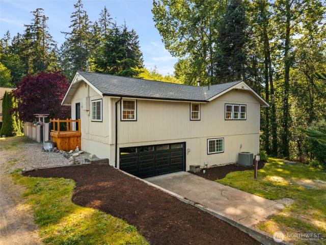 395 NW Blomster Way