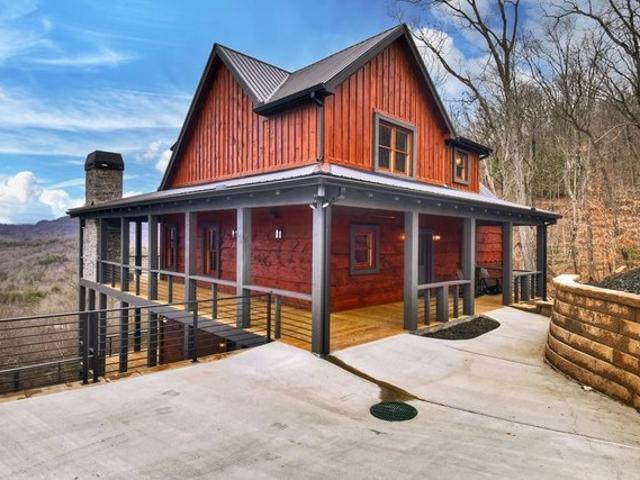 395 Pontoosuc Dr, Mineral Bluff, GA 30559