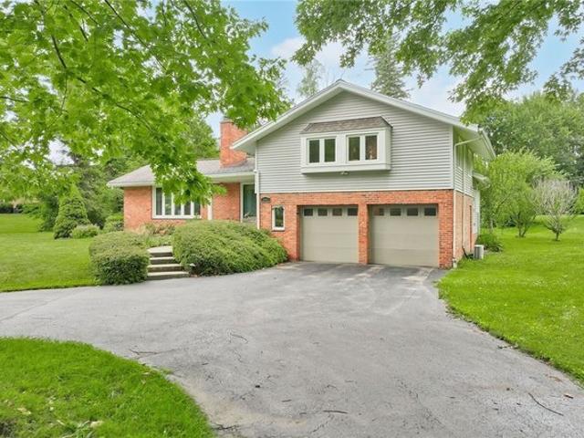 395 Ridgemont Dr, Rochester, NY 14626
