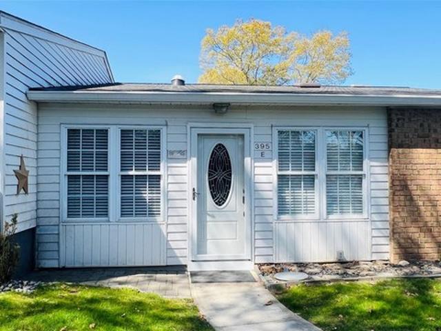 395 Woodbridge Dr Unit 395E, Ridge, NY 11961