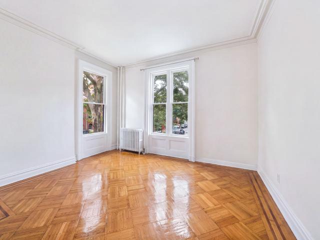 395 Washington Avenue, Brooklyn, NY