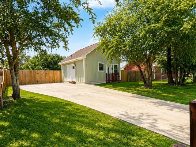 395 Willow Ave
