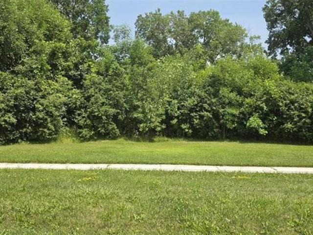 39648 Dequindre Rd, Sterling Heights, MI 48310