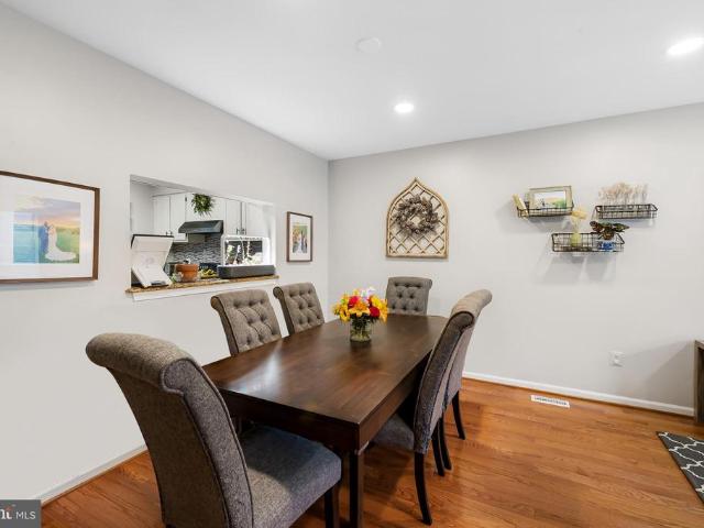 3964 Forest Valley