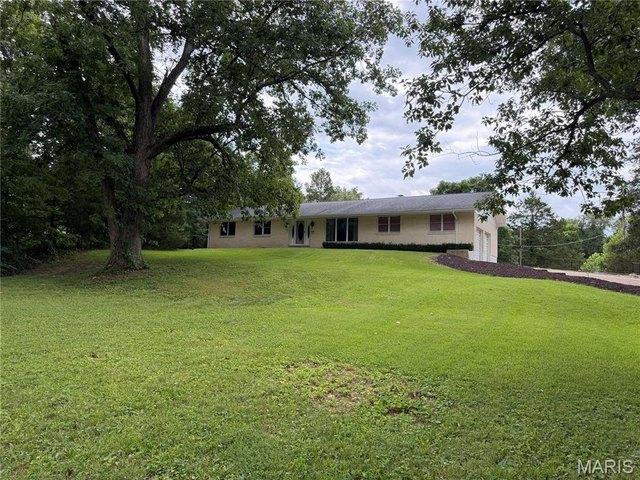 3964 Fountain City Rd, De Soto, MO 63020