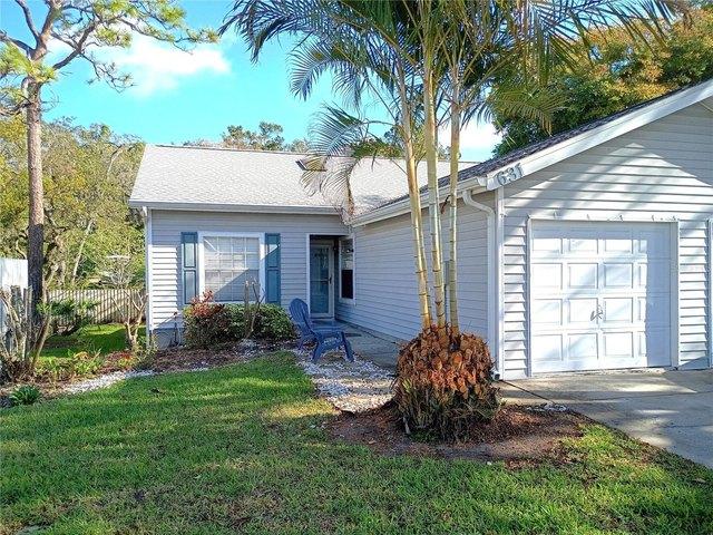 39650 US Highway 19 N Apt 631, Tarpon Springs, FL 34689