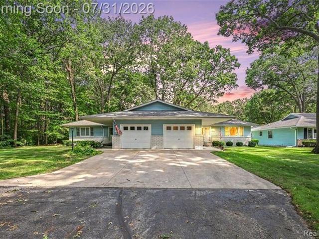 3965 Butternut Ct, Port Huron, MI 48060