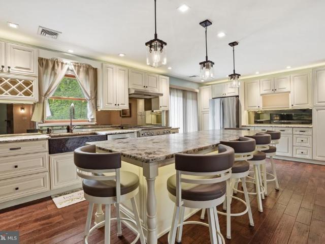 3965 Regina Place