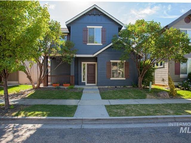 3967 N Park Crossing Ave, Meridian, ID 83646