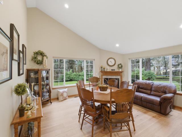 39692 lacomb dr