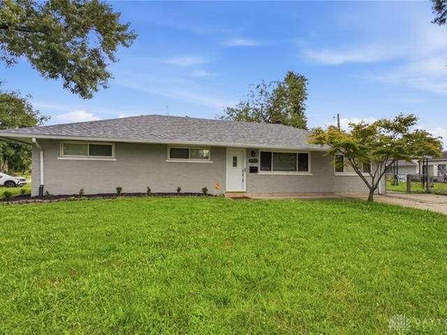 3960 Waterbury Dr, Kettering, OH 45439