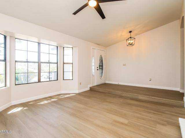 3961 n val vista road
