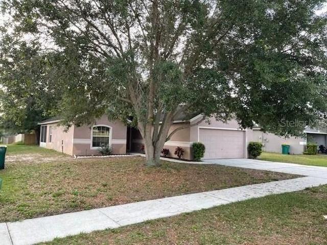 3961 Hillingdon Rd, Tavares, FL 32778