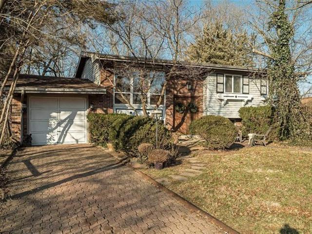 3961 Rodapa Dr, Saint Louis, MO 63125