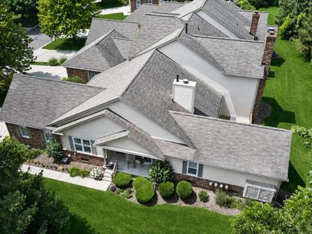 39628 Village Run Dr, Northville, MI 48168