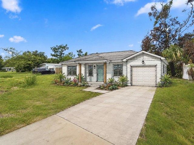 3963 Neptune Dr SE, Saint Petersburg, FL 33705